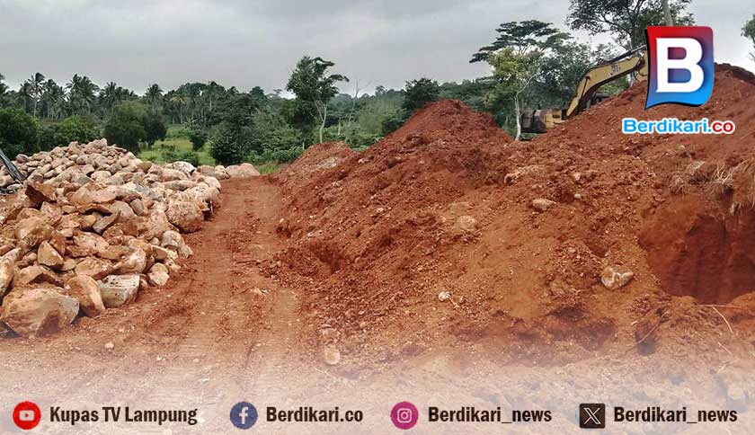 Berdikari - Surat Kabar Harian Kupas Tuntas Edisi Jumat, 18 Februari 2022 Berdikari - Surat Kabar Harian Kupas Tuntas Edisi Jumat, 18 Februari 2022