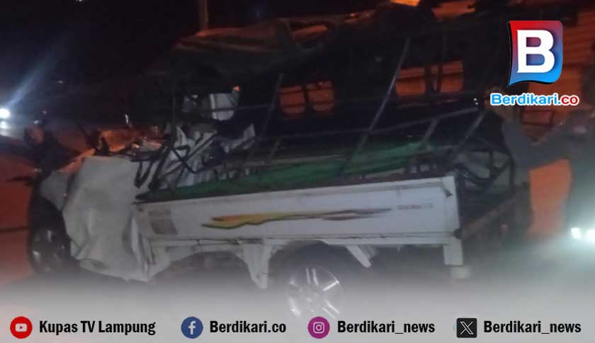 Berdikari - Kecelakaan Grand Max Tabrak Truk di Bandar Lampung, Tiga Orang Meninggal Dunia