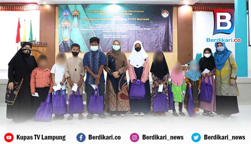 Berdikari - Peringati Tahun Baru Islam 1444 H, DWP Unila Gelar Pengajian dan Santuni Anak Yatim