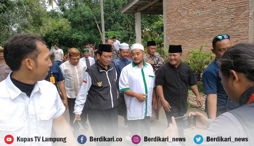 Berdikari - Tiga Ponpes di Lampung Deklarasi Dukungan Ganjar-Mahfud Berdikari - Tiga Ponpes di Lampung Deklarasi Dukungan Ganjar-Mahfud